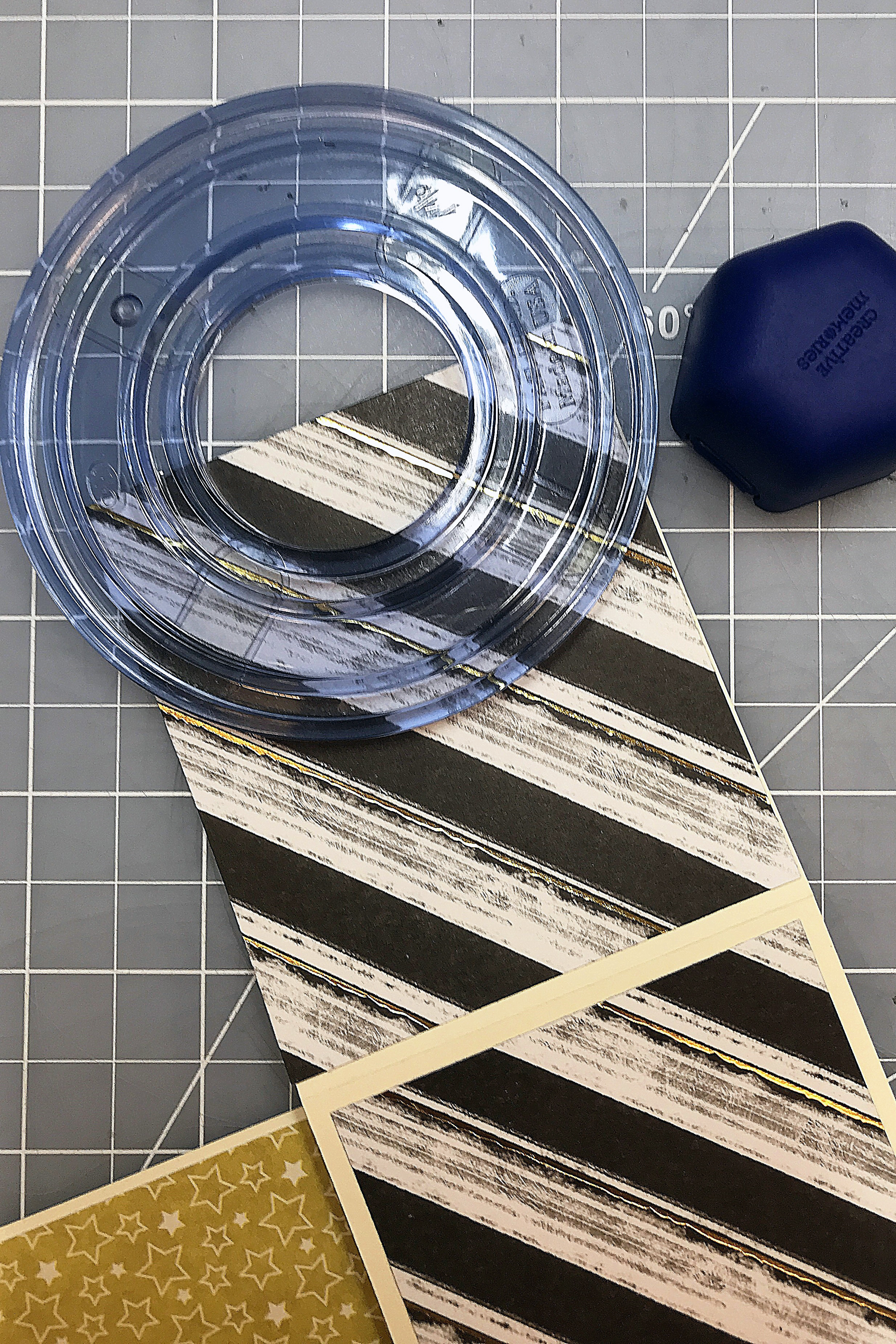 Say Con-GRAD-ulations With These DIY Graduation Cards – The Pages