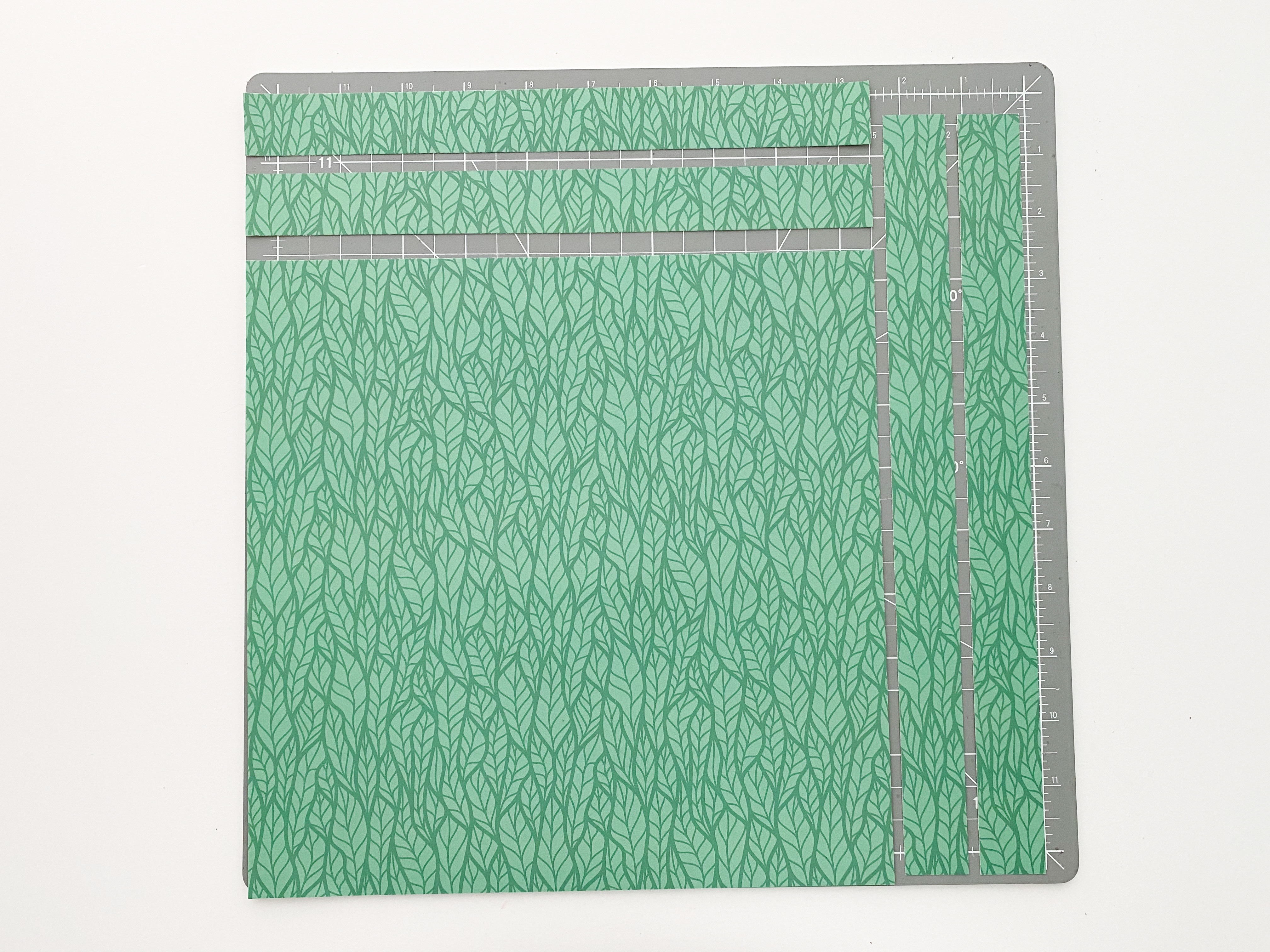 Framing A Chimp-ioin Project: Zoo Themed Scrapbook Layout – The Pages