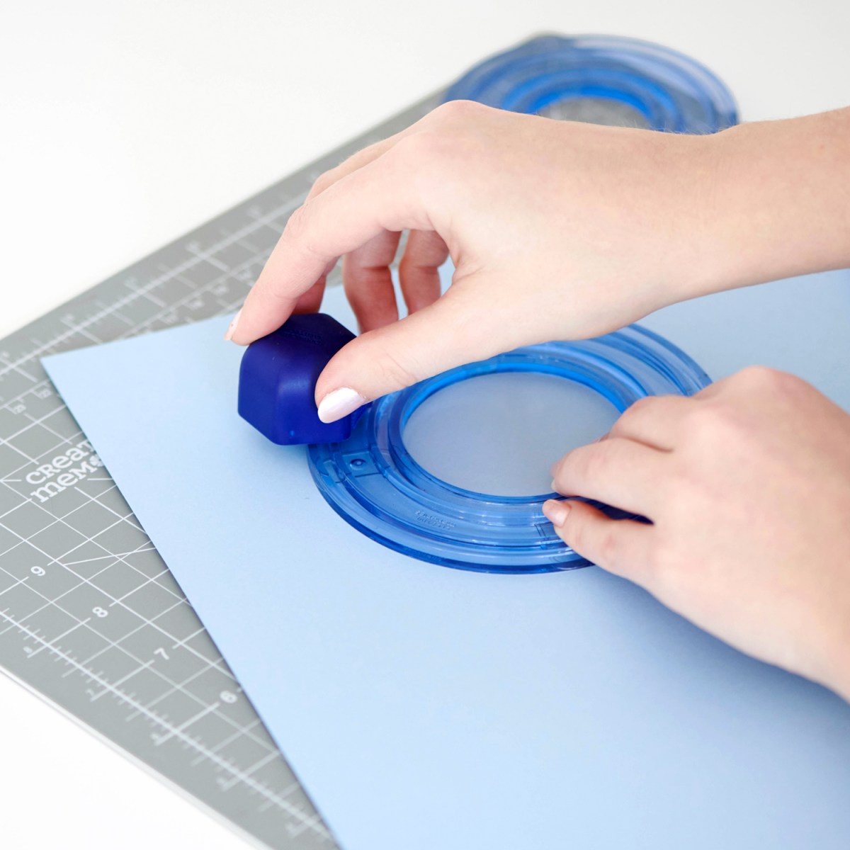 The Official Guide To Creative Memories’ Custom Cutting System – The Pages